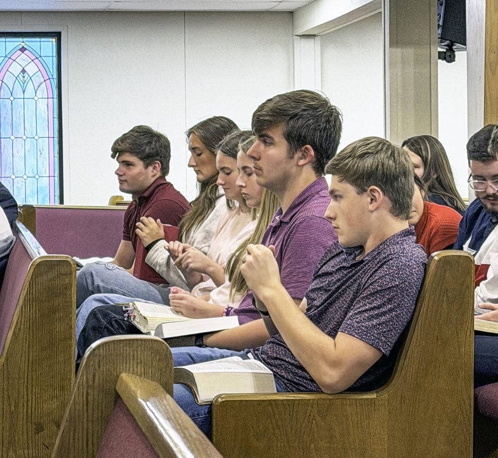 Believers ‘ink up’ their Bibles in Branson - The Christian Chronicle